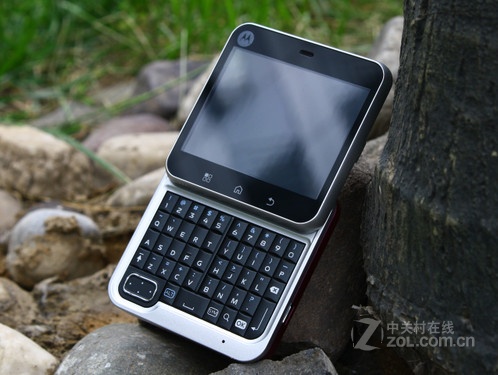 另类旋盖时尚玩酷 摩托罗拉ME511特价-摩托罗拉 ME511（FlipOut）_上海手机行情-中关村在线