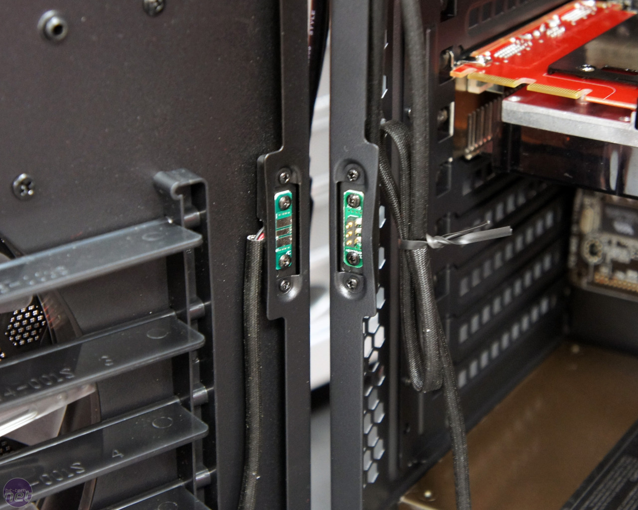 Level 10 GT细节设计_Tt Level 10 GT（VN10001W2N）_机箱电源评测-中关村在线