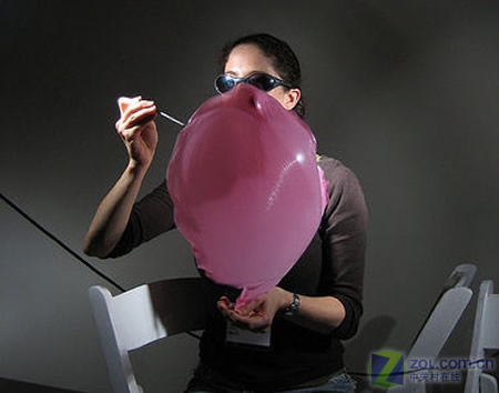 经典瞬间 你绝对拍不出的气球爆炸画面_业界-中关村在线